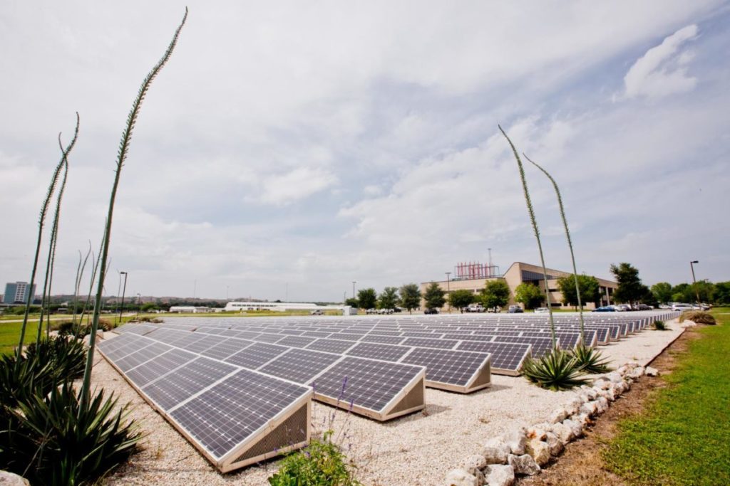ut_solar_farm_at_pickle_research_campus-1200×800-1024×683 – pv magazine ...