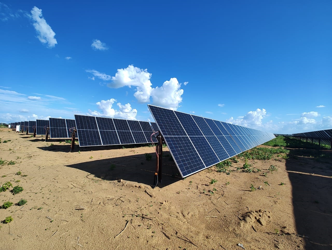 Valmont Solar lança sistema de controle descentralizado para seguidores ...